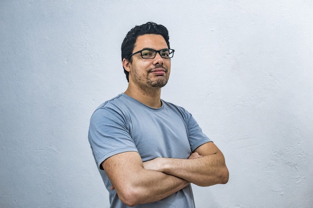 How To Be a Smart Person: 19 Strategies Of Intelligent People